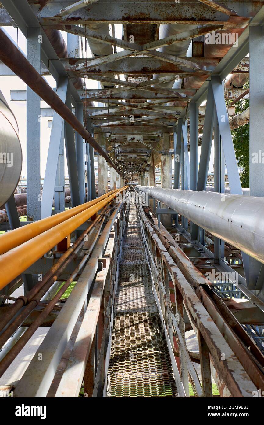 Industry highway walkway platform with grate and handrail on ...