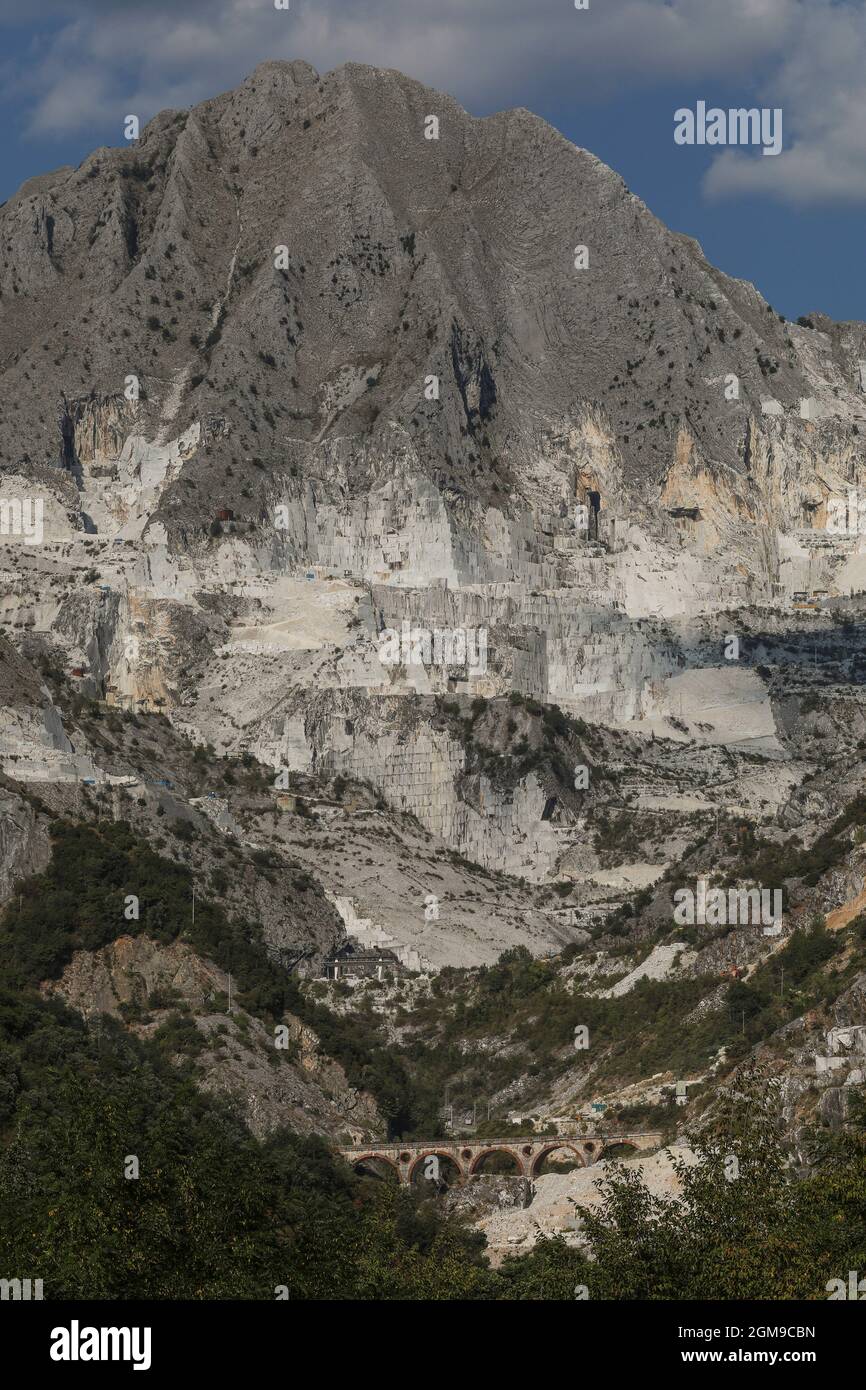 Quarries quarrying hi-res stock photography and images - Alamy