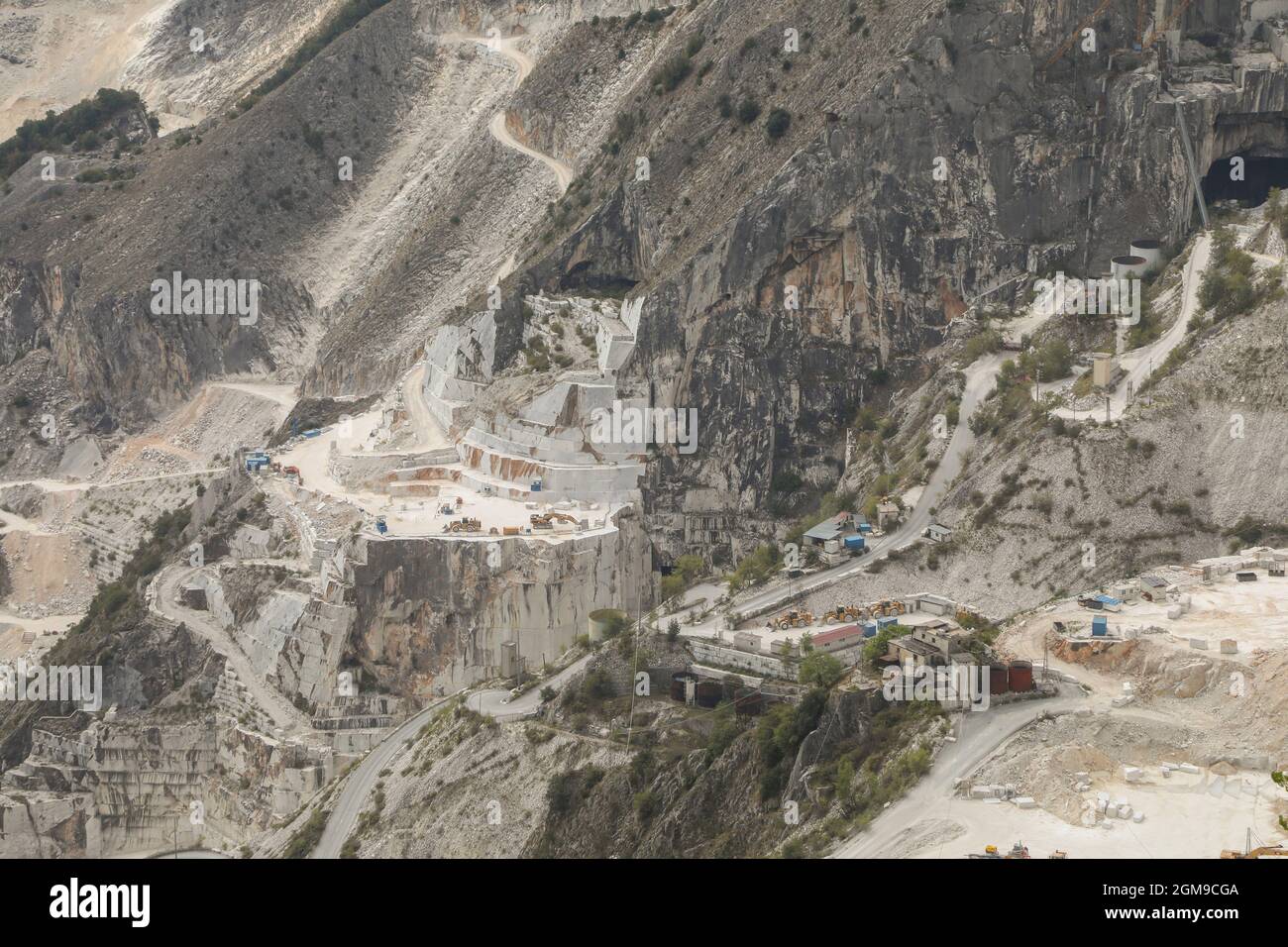 Carrara marble basins hi-res stock photography and images - Alamy