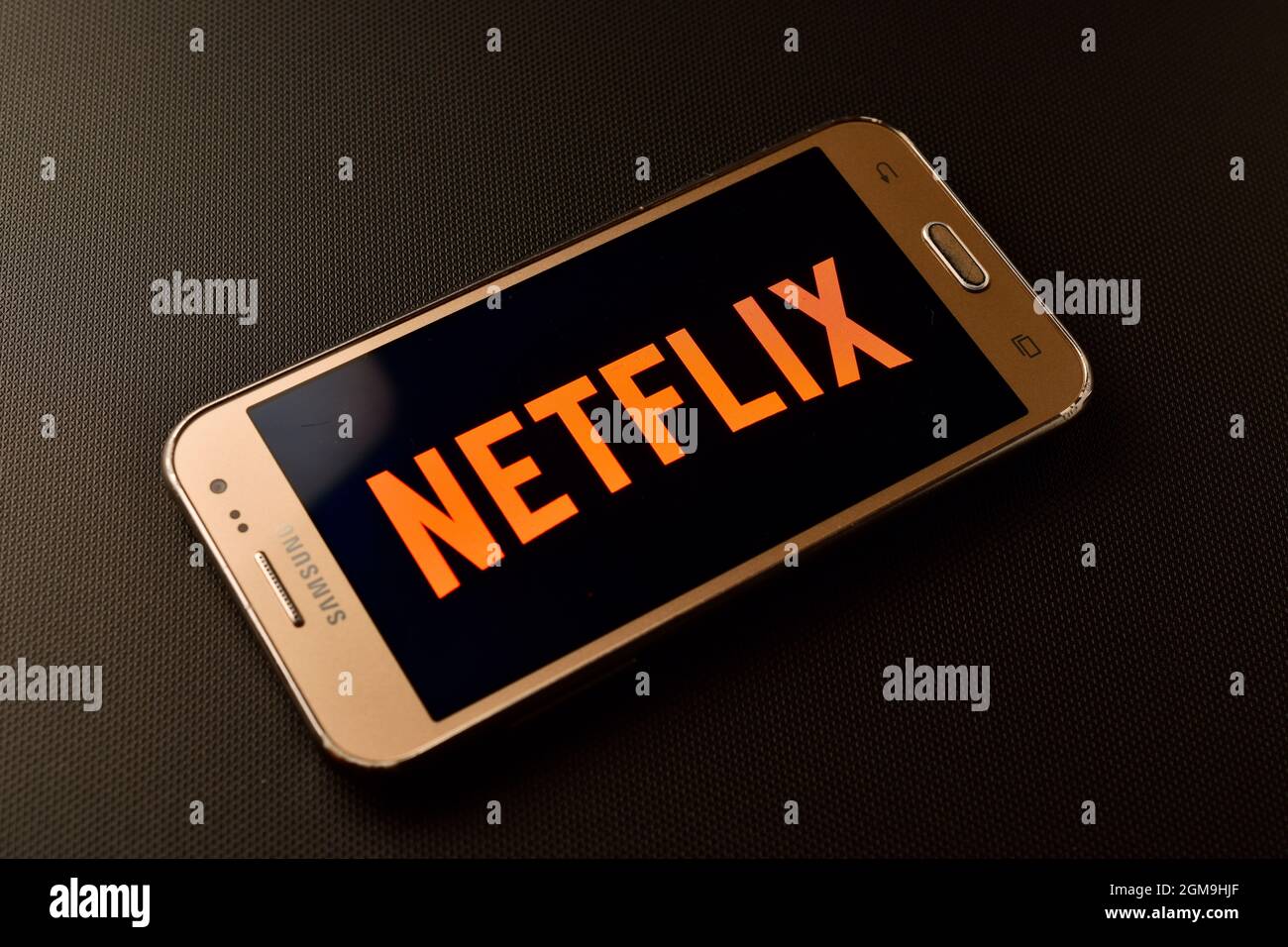 Samsung logo on device hi-res stock photography and images - Alamy