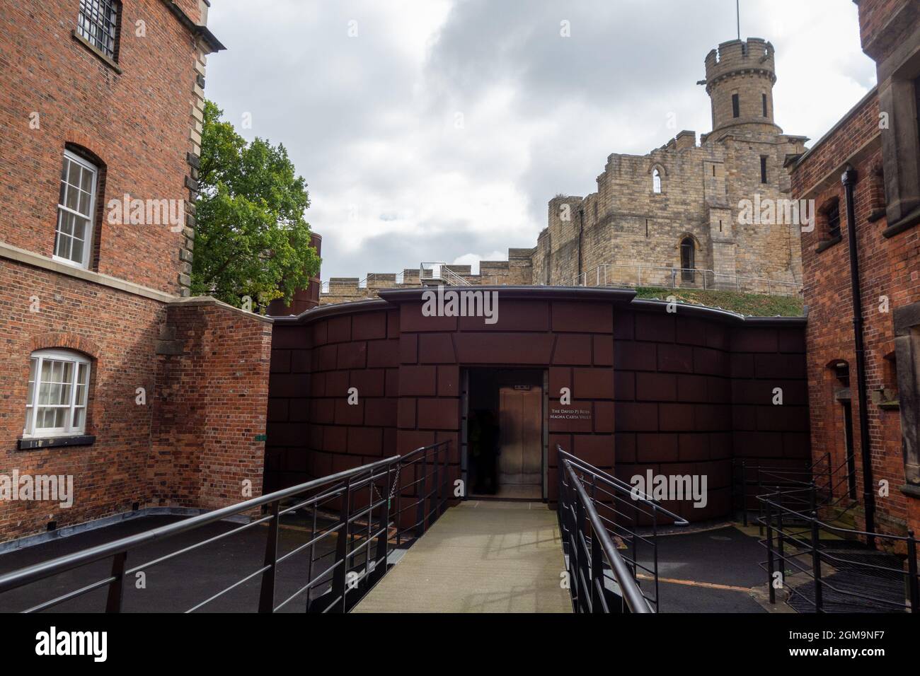 Carta j hi-res stock photography and images - Alamy