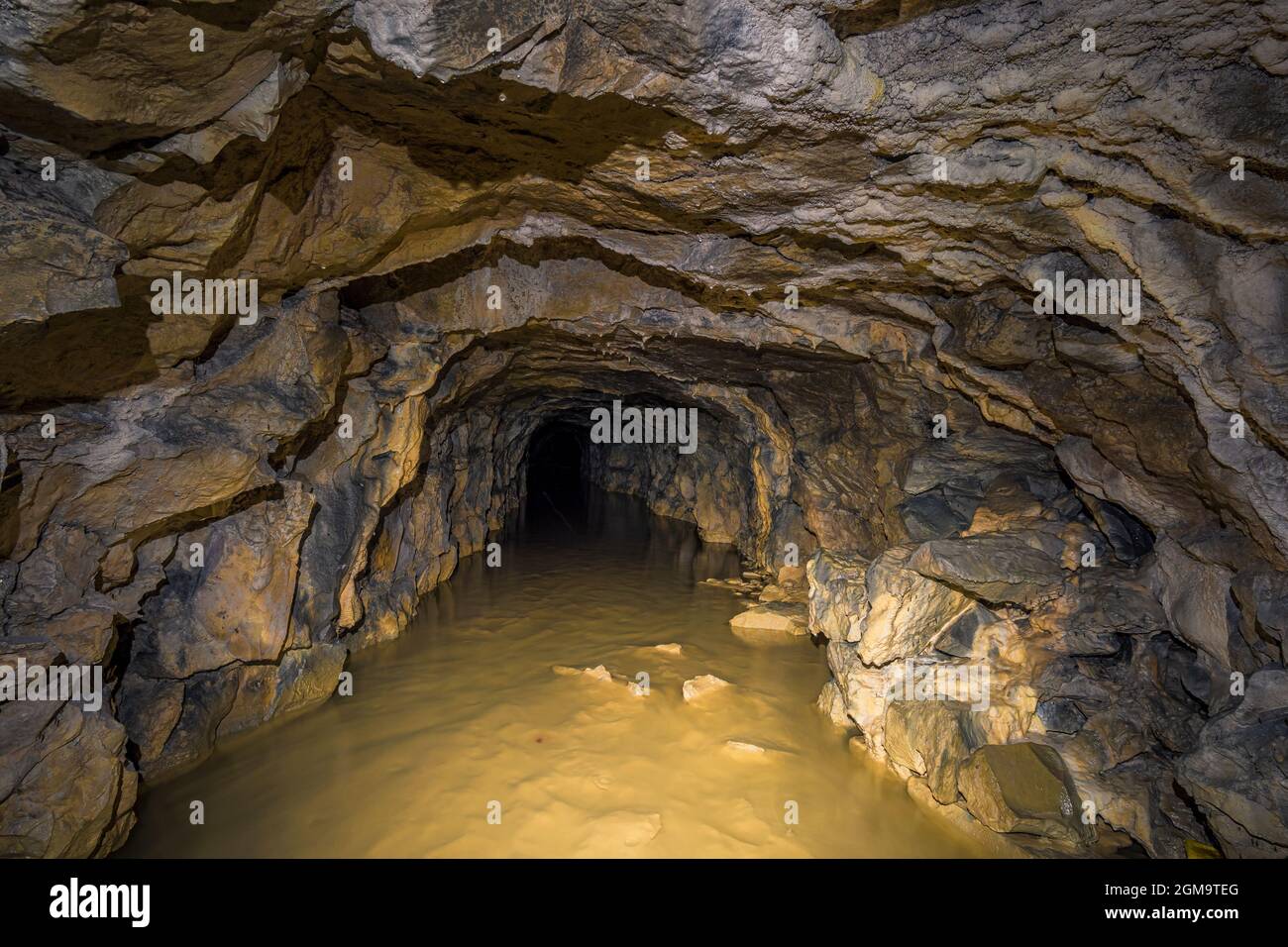 Rough castle tunnel hi-res stock photography and images - Alamy