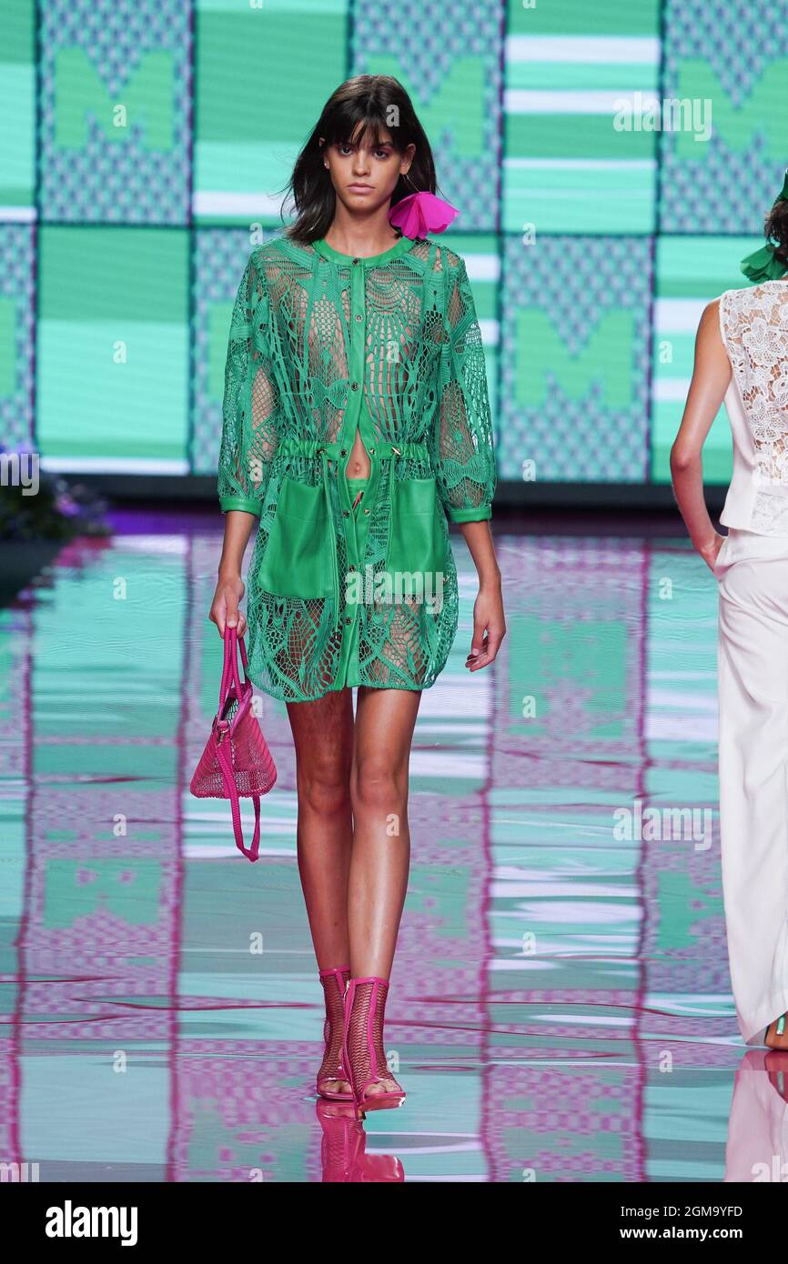 Maite fashion show hi-res stock photography and images - Alamy
