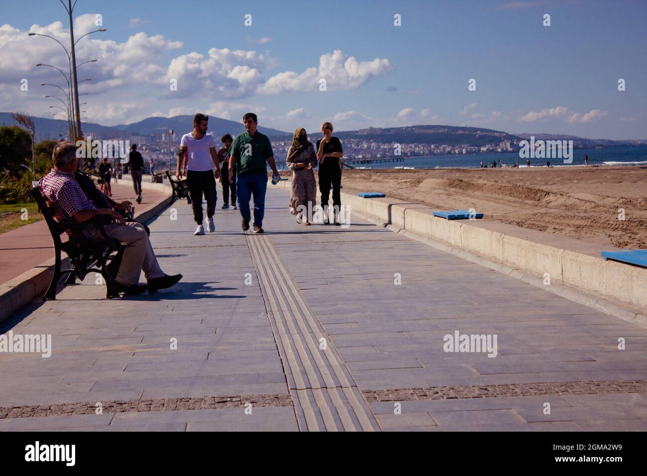 Random People High Resolution Stock Photography and Images - Alamy