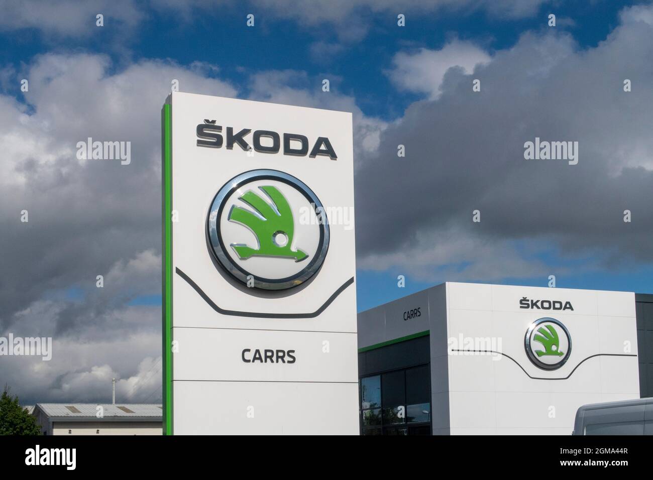 Skoda logo hi-res stock photography and images - Alamy