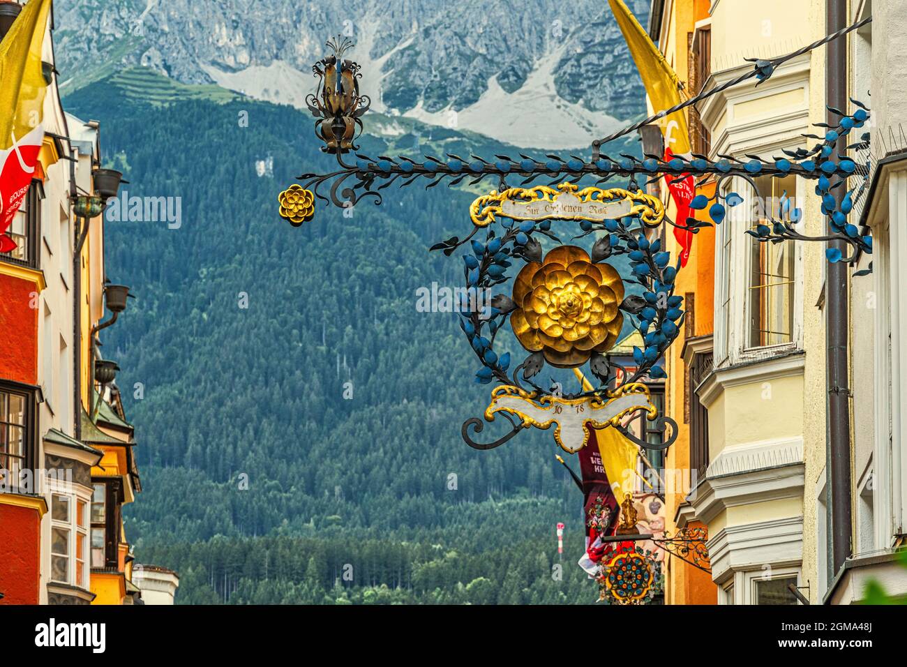 Golden signboard hi-res stock photography and images - Alamy