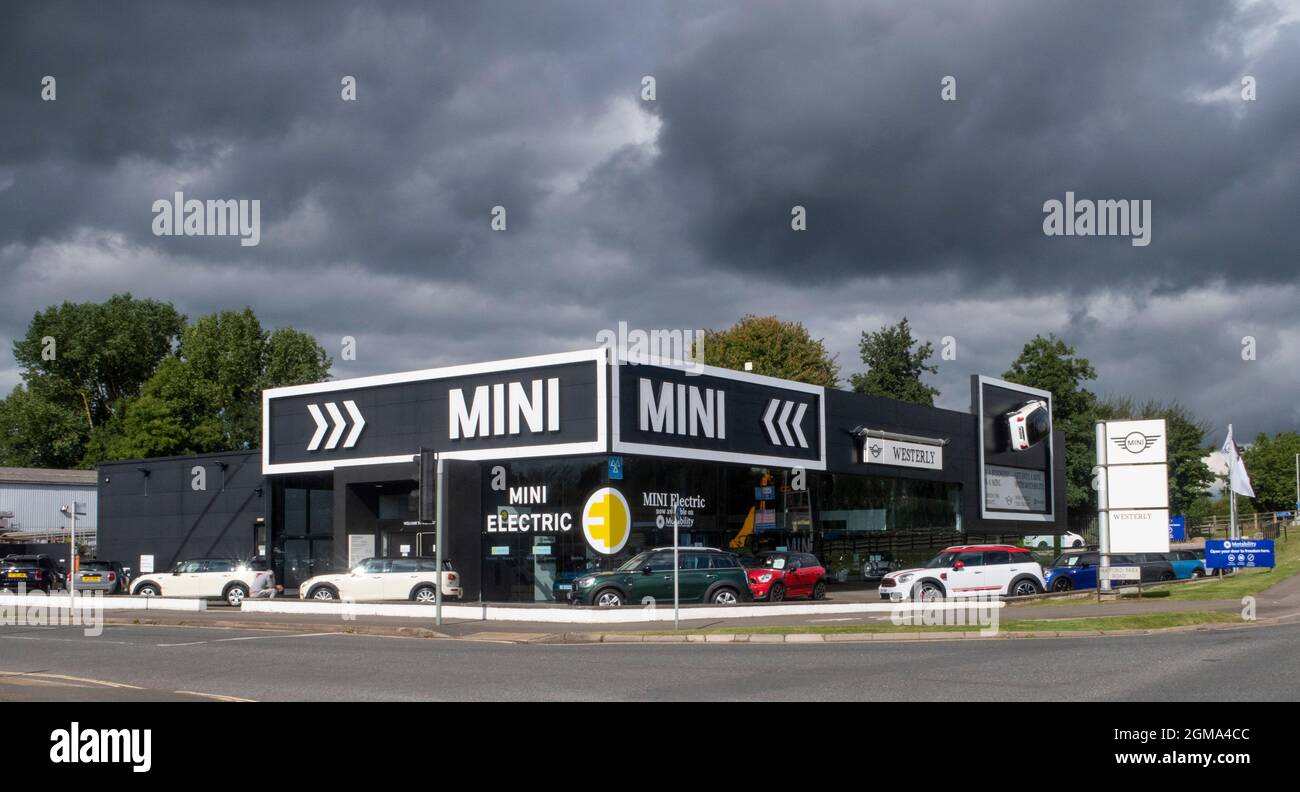 Mini dealer hi-res stock photography and images - Alamy