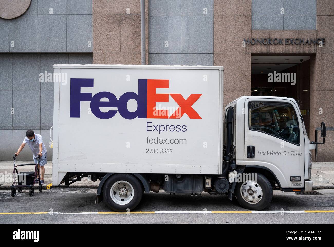 Fedex truck china hi-res stock photography and images - Alamy