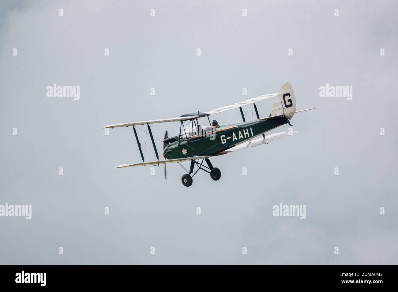 G-AAHI - a 1929 De Havilland DH-60G Gipsy Moth flying low and slow ...