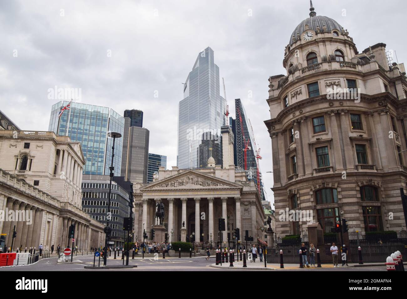 London, UK. 17th Sep, 2021. General view of The Royal Exchange, Bank of ...