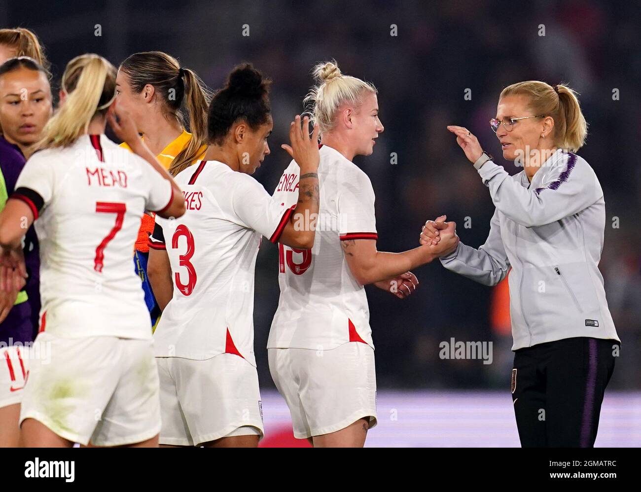 Nikita parris and sarina wiegman hi-res stock photography and images ...