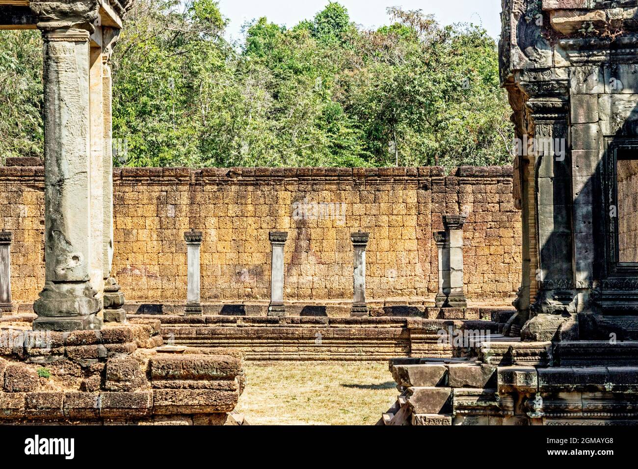 old ruins of Banteay Samre temple in Angkor city, Cambodia Stock Photo ...