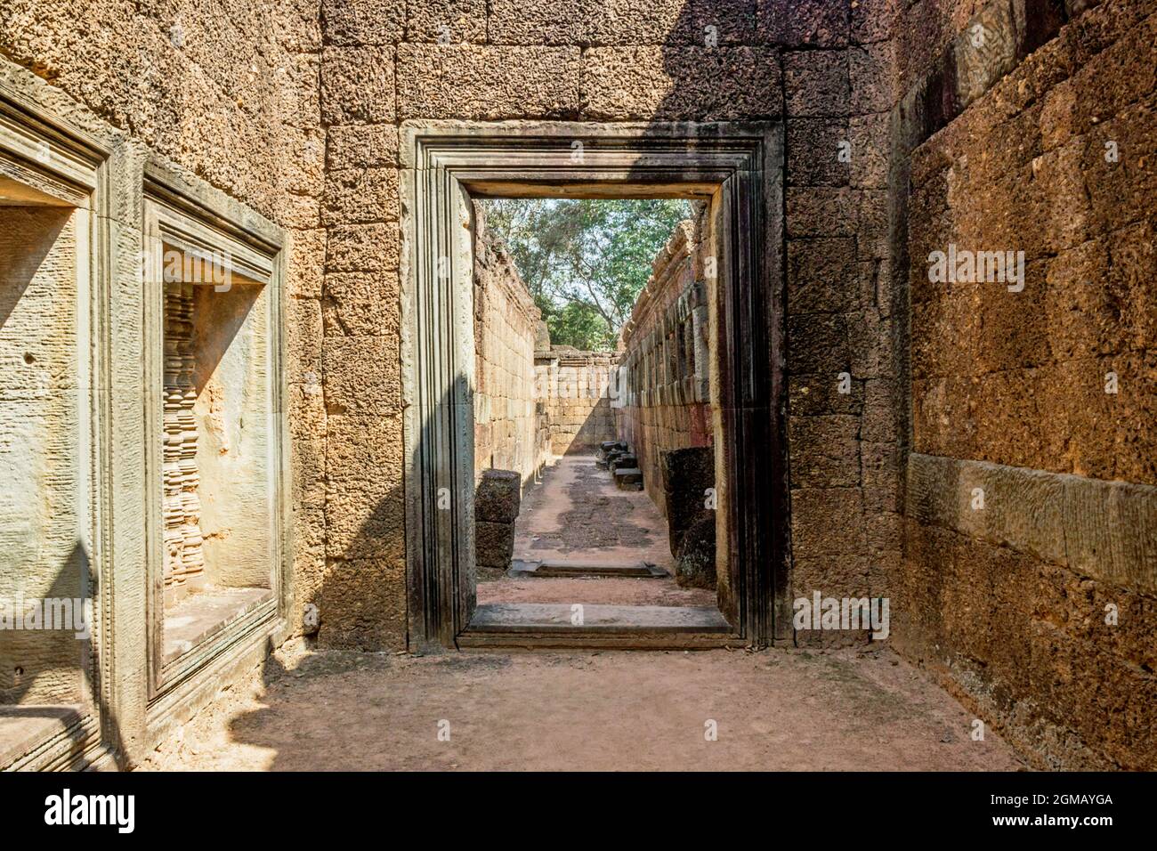 old ruins of Banteay Samre temple in Angkor city, Cambodia Stock Photo ...