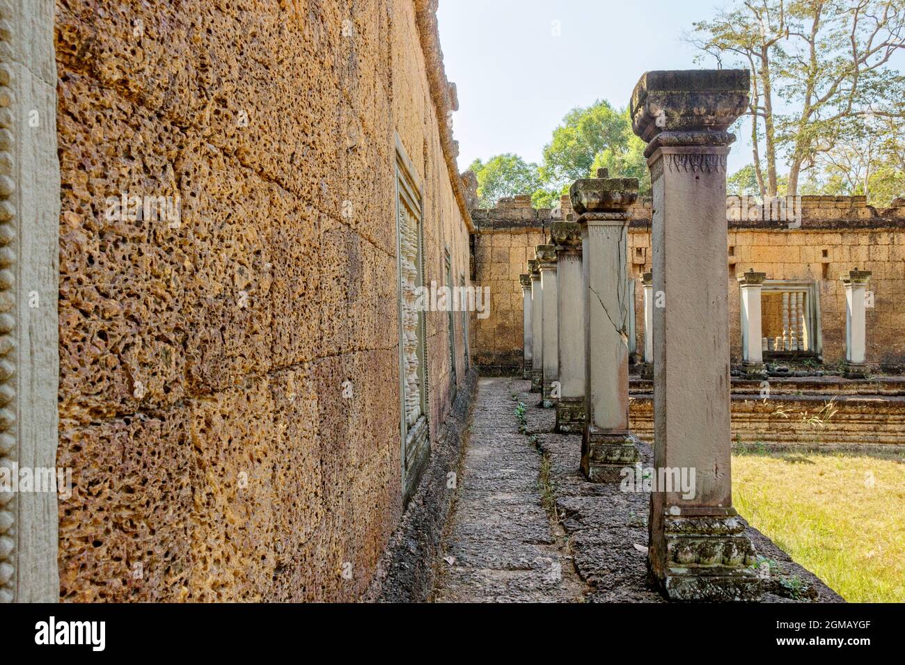 old ruins of Banteay Samre temple in Angkor city, Cambodia Stock Photo ...