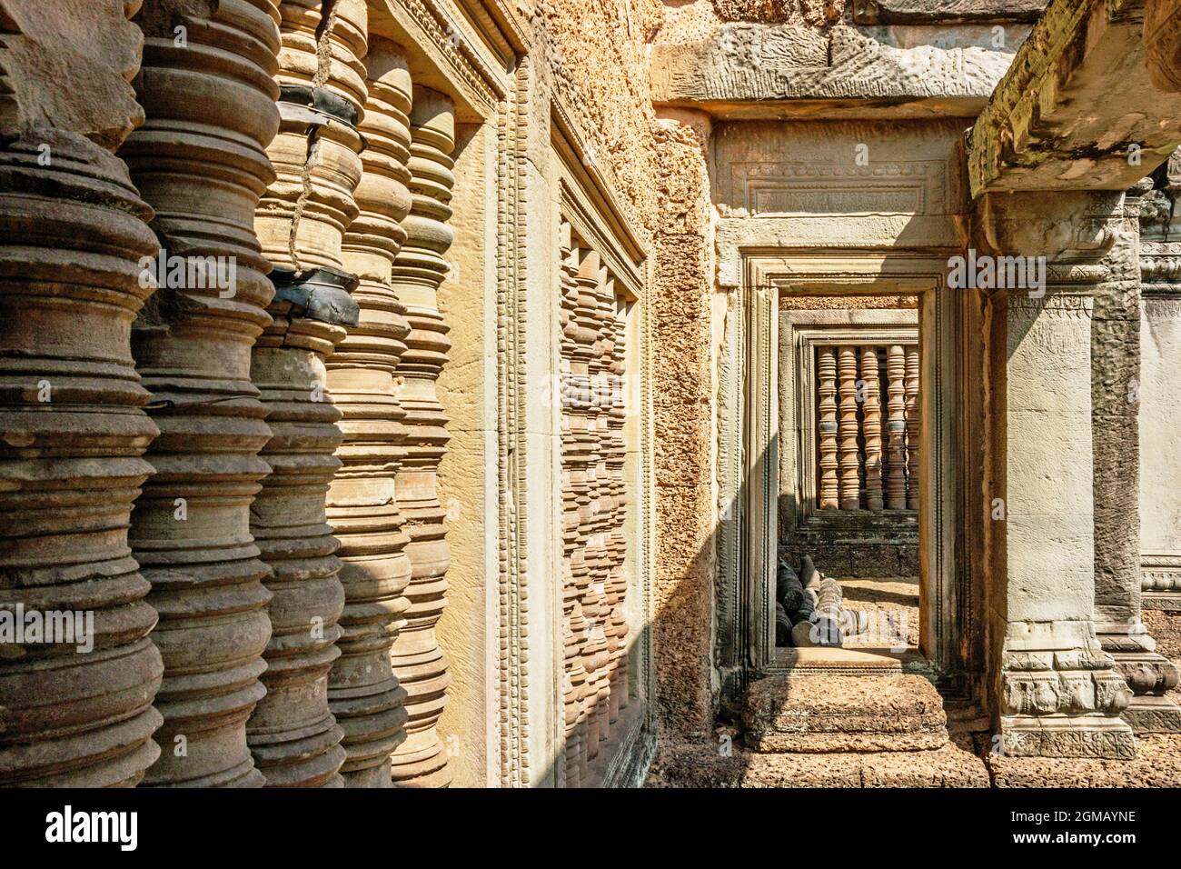Banteay samre temple wall hi-res stock photography and images - Alamy
