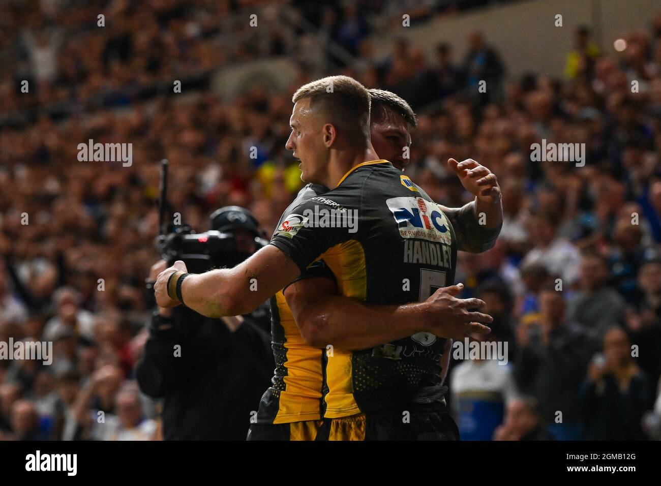 Leeds, UK. 17th Sep, 2021. Ash Handley (5) of Leeds Rhinos celebrates ...