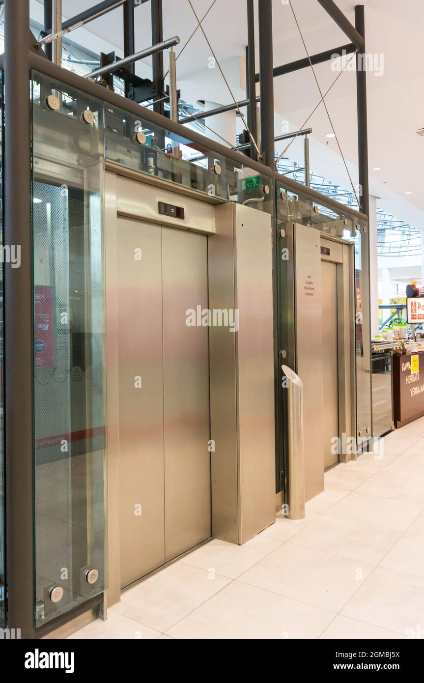Mall elevators lift hi-res stock photography and images - Alamy