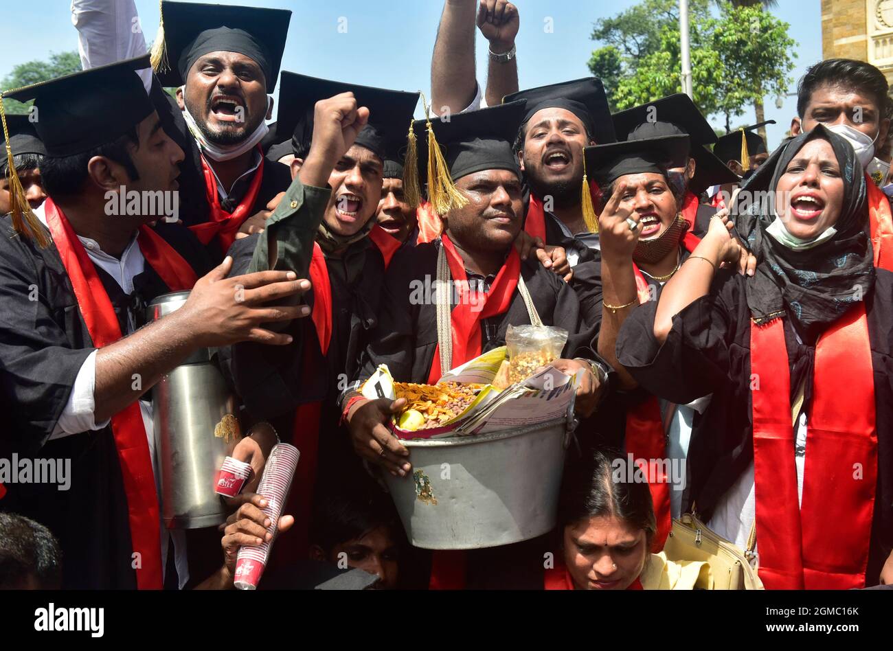 Menial jobs india hi-res stock photography and images - Alamy