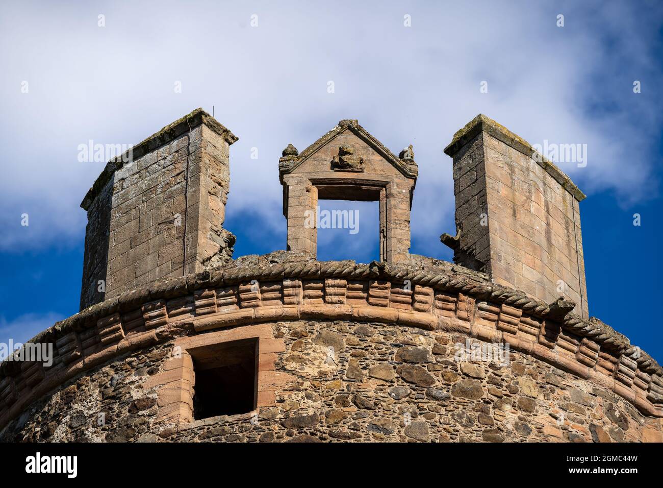 Huntly castle scotland exterior hi-res stock photography and images - Alamy