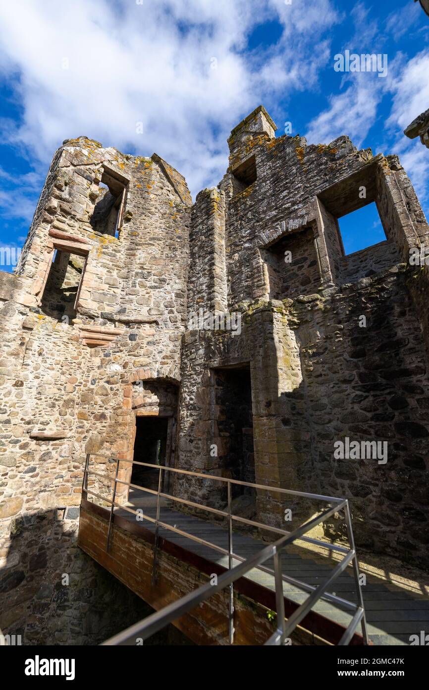 Huntly castle scotland exterior hi-res stock photography and images - Alamy