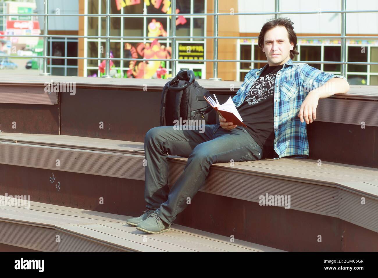 man outdoor alone sit on step Stock Photo - Alamy