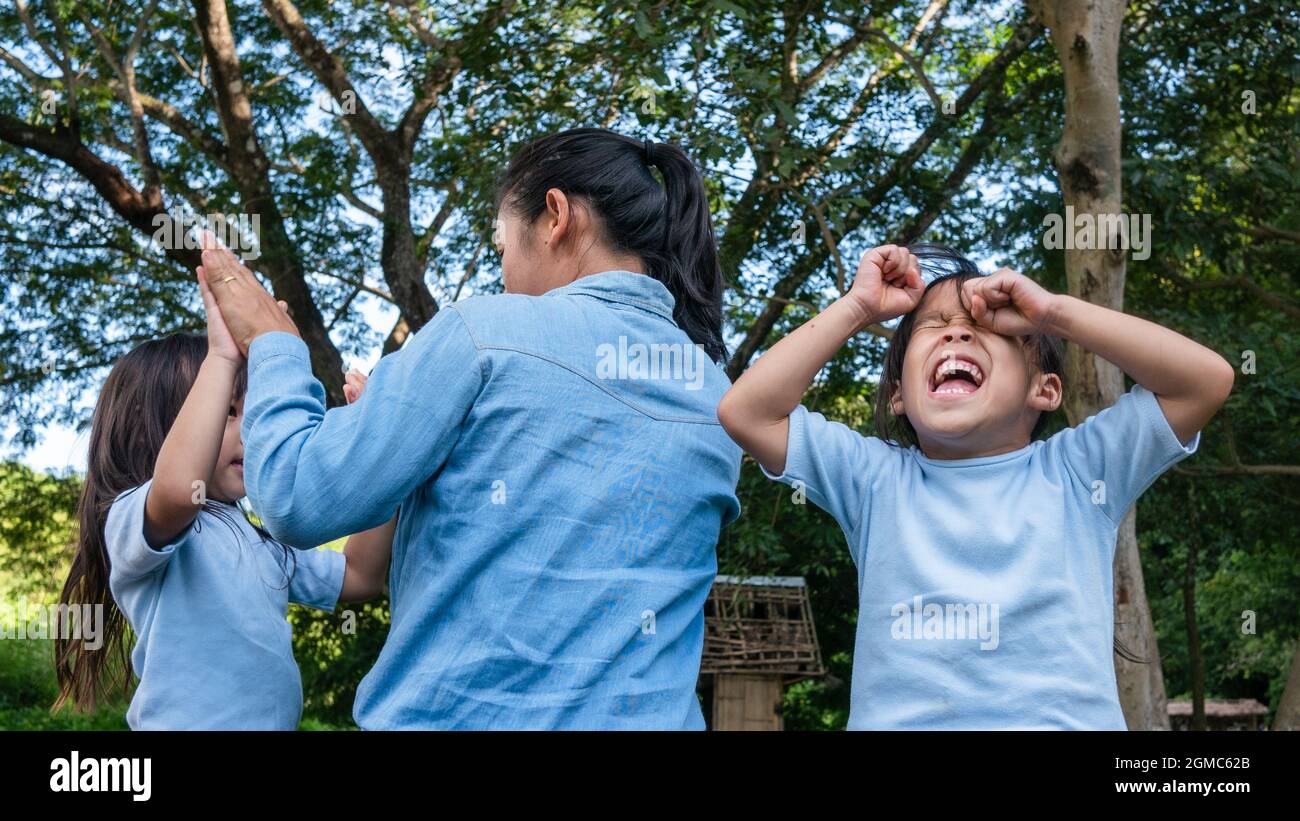 The conflict of the sisters during plays in the garden. The jealousy of ...