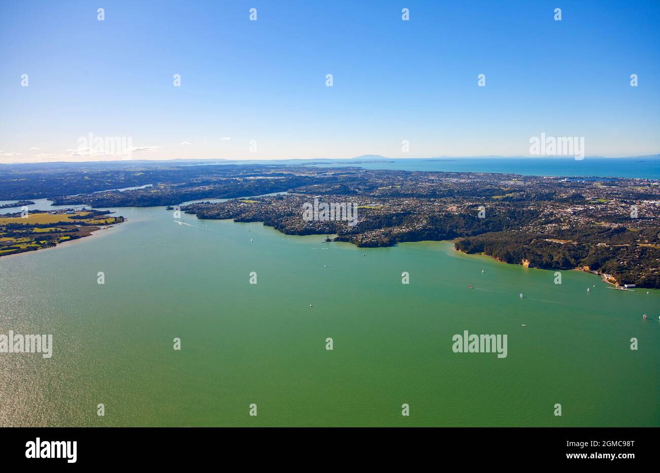Auckland waitemata harbour aerial hi-res stock photography and images ...