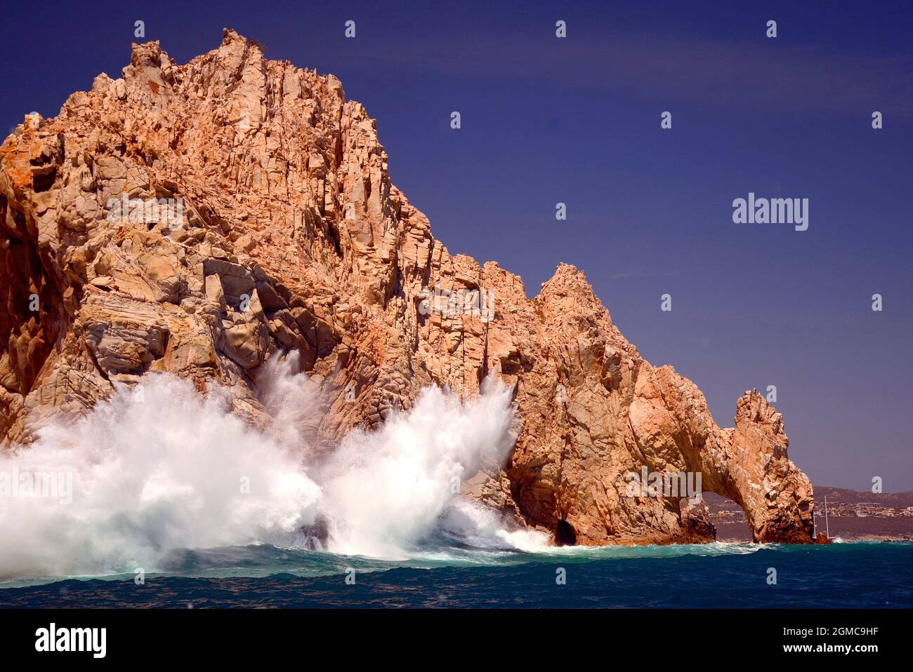 CABO SAN LUCAS, BAJA CALIFORNIA SUR, MEXICO...EL ARCO, THE ARCH OF CABO ...