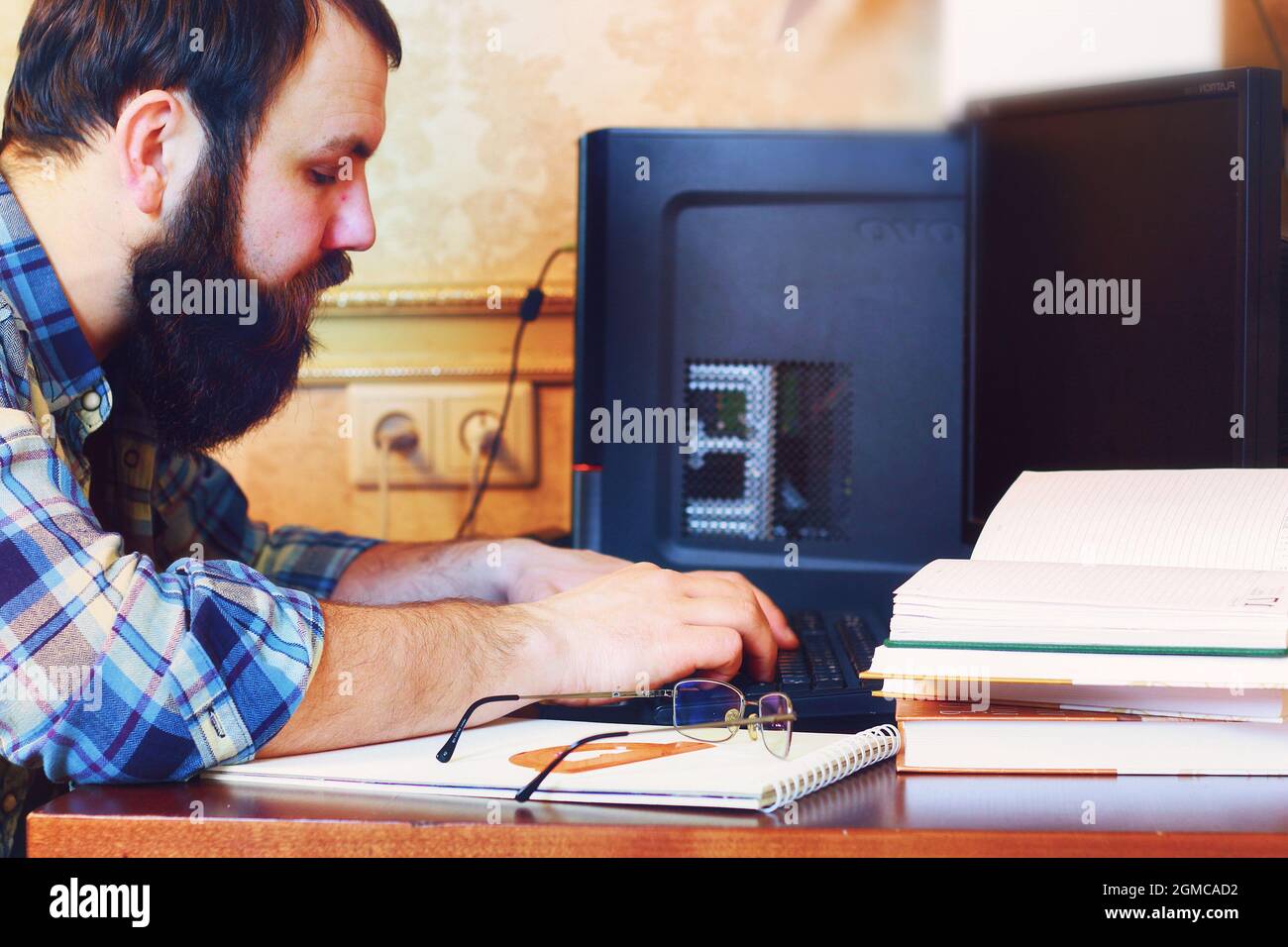 male work computer pen write Stock Photo - Alamy