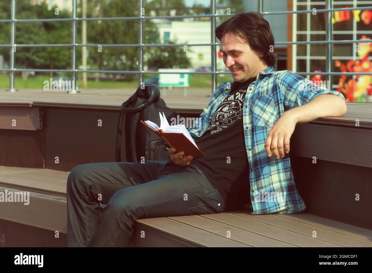 man outdoor alone sit on step Stock Photo - Alamy
