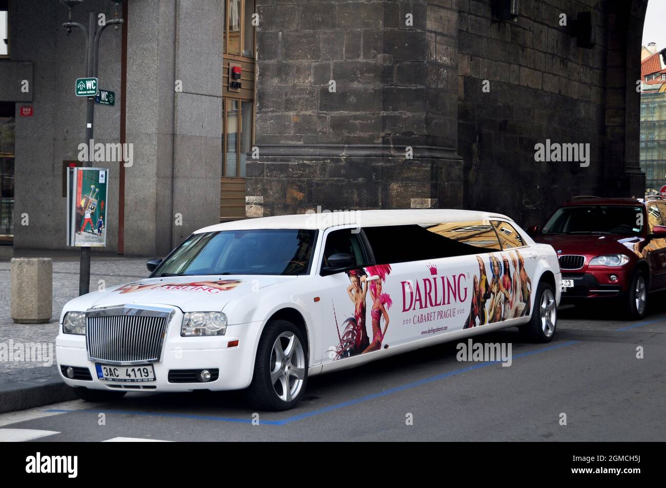 Luxury vacation rental travelers hi-res stock photography and images ...