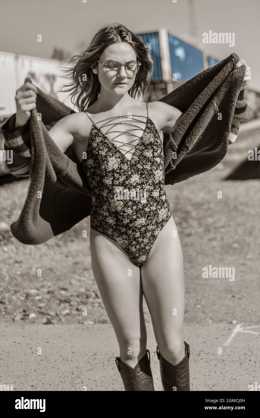 Natural beauty female model hi-res stock photography and images - Alamy