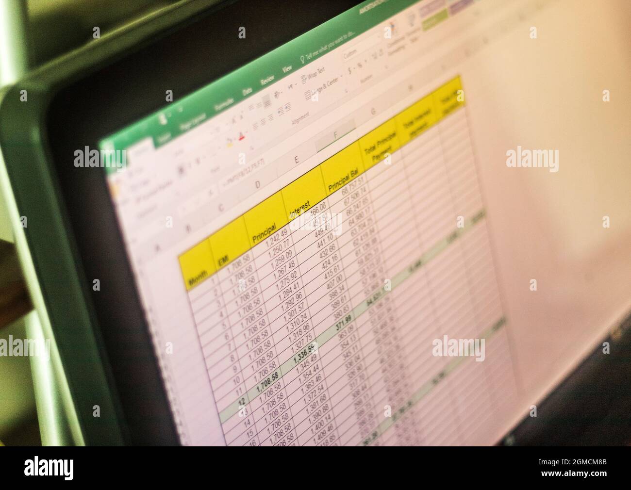 Bank balance computer hi-res stock photography and images - Alamy