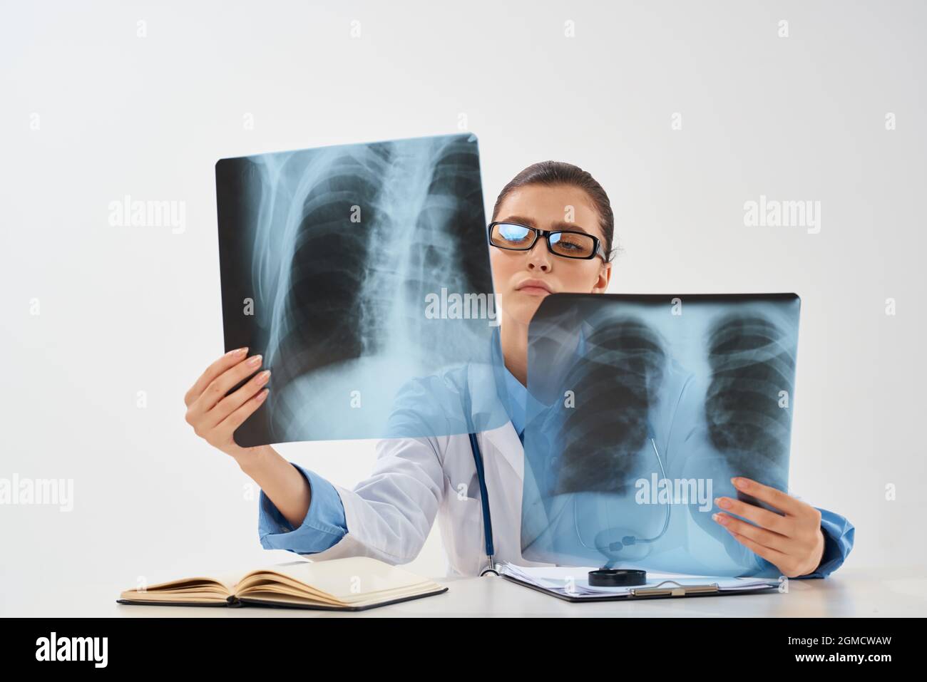 radiologist in the clinic health diagnostics x-ray Stock Photo - Alamy