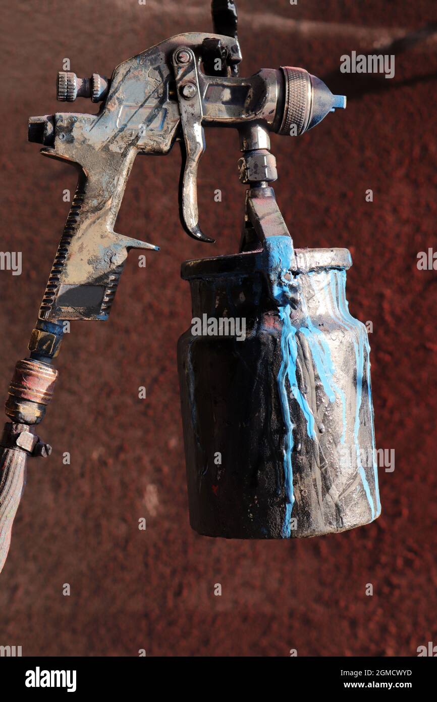 Spraying booth hi-res stock photography and images - Alamy