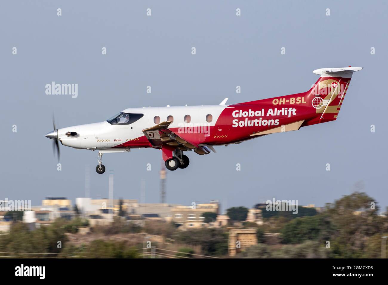 Fly 7 Executive Aviation Pilatus PC-12-47 (REG: OH-BSL) on finals runway 31 Stock Photo - Alamy