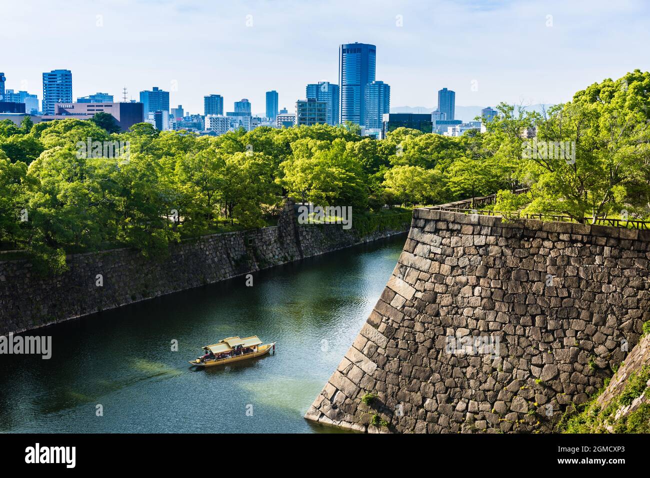 Stone walls osaka castle hi-res stock photography and images - Alamy