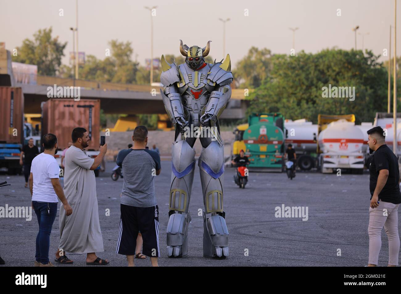 Baghdad, Iraq. 17th Sep, 2021. A robot suit with a man inside designed ...