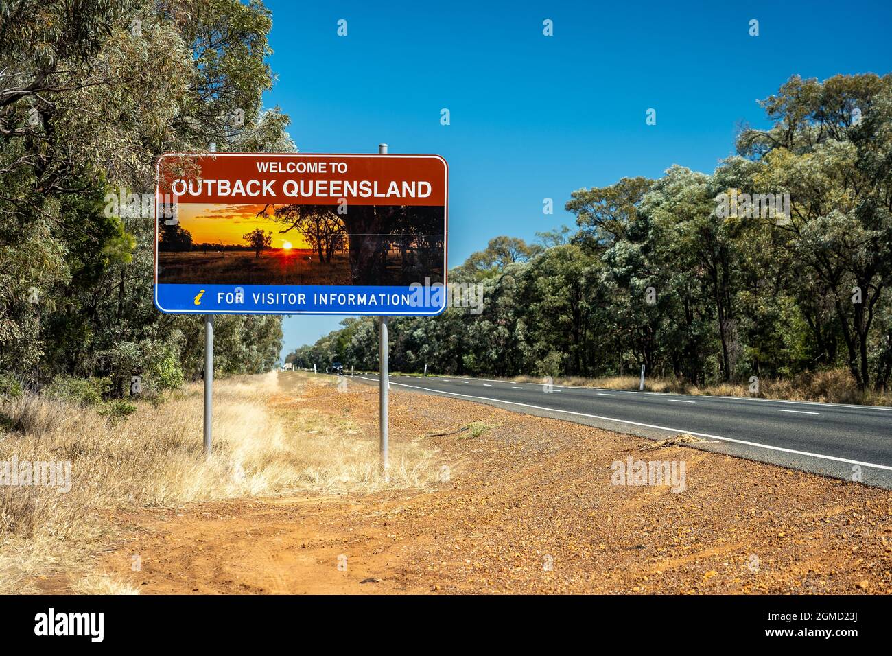 Welcome to Outback Queensland sign in rural Australia Stock Photo - Alamy