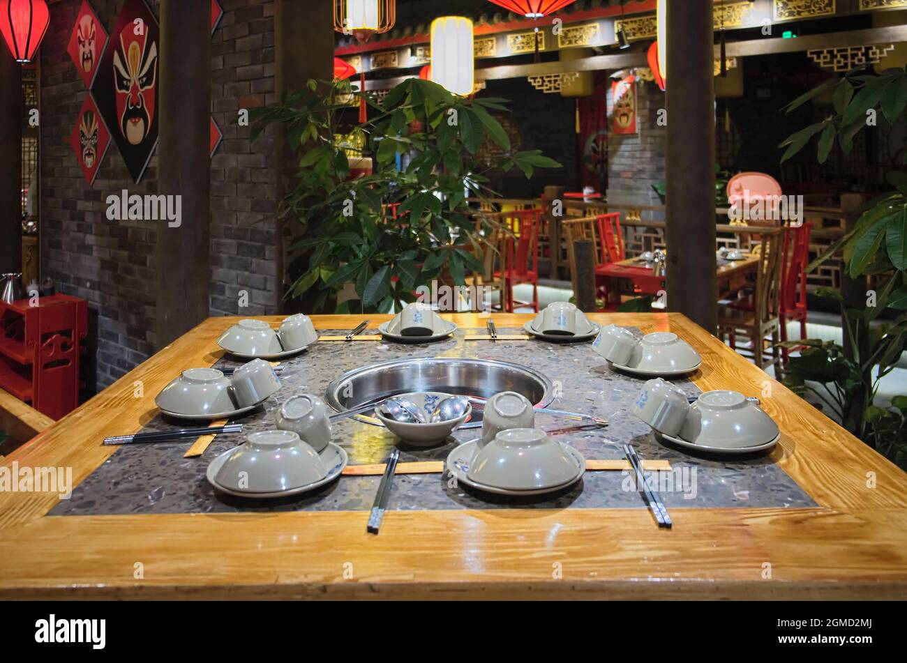 Chinese restaurant interior hi-res stock photography and images - Alamy