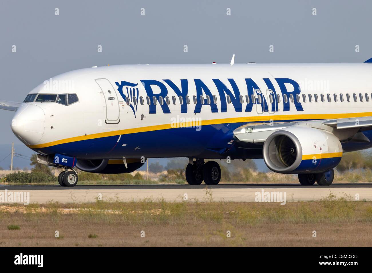 Ryanair Boeing 737-8AS (REG: 9H-QCQ) exiting the Alpha loop for take ...