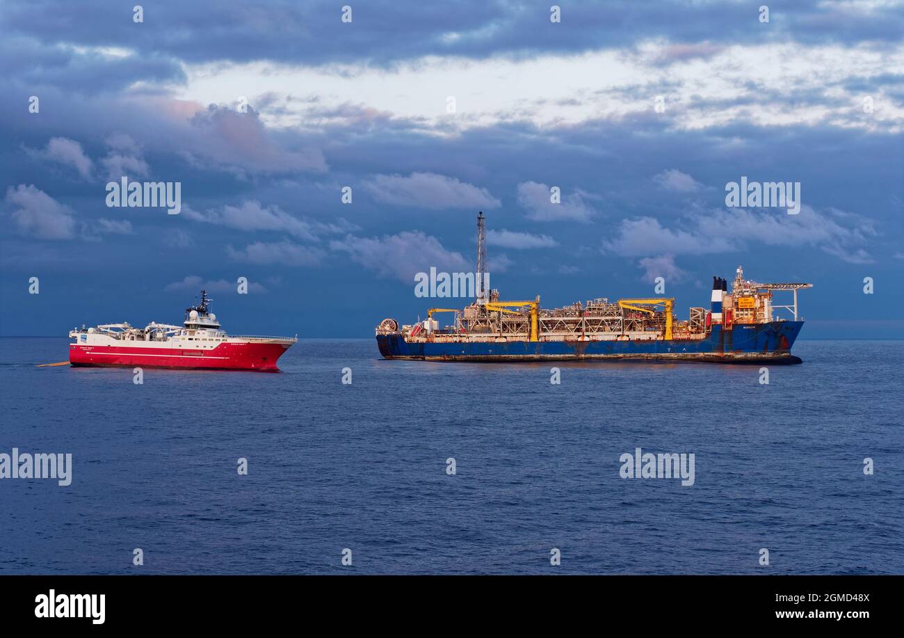 The Sanco Swift Seismic Source Vessel on Close Pass Operations near to ...