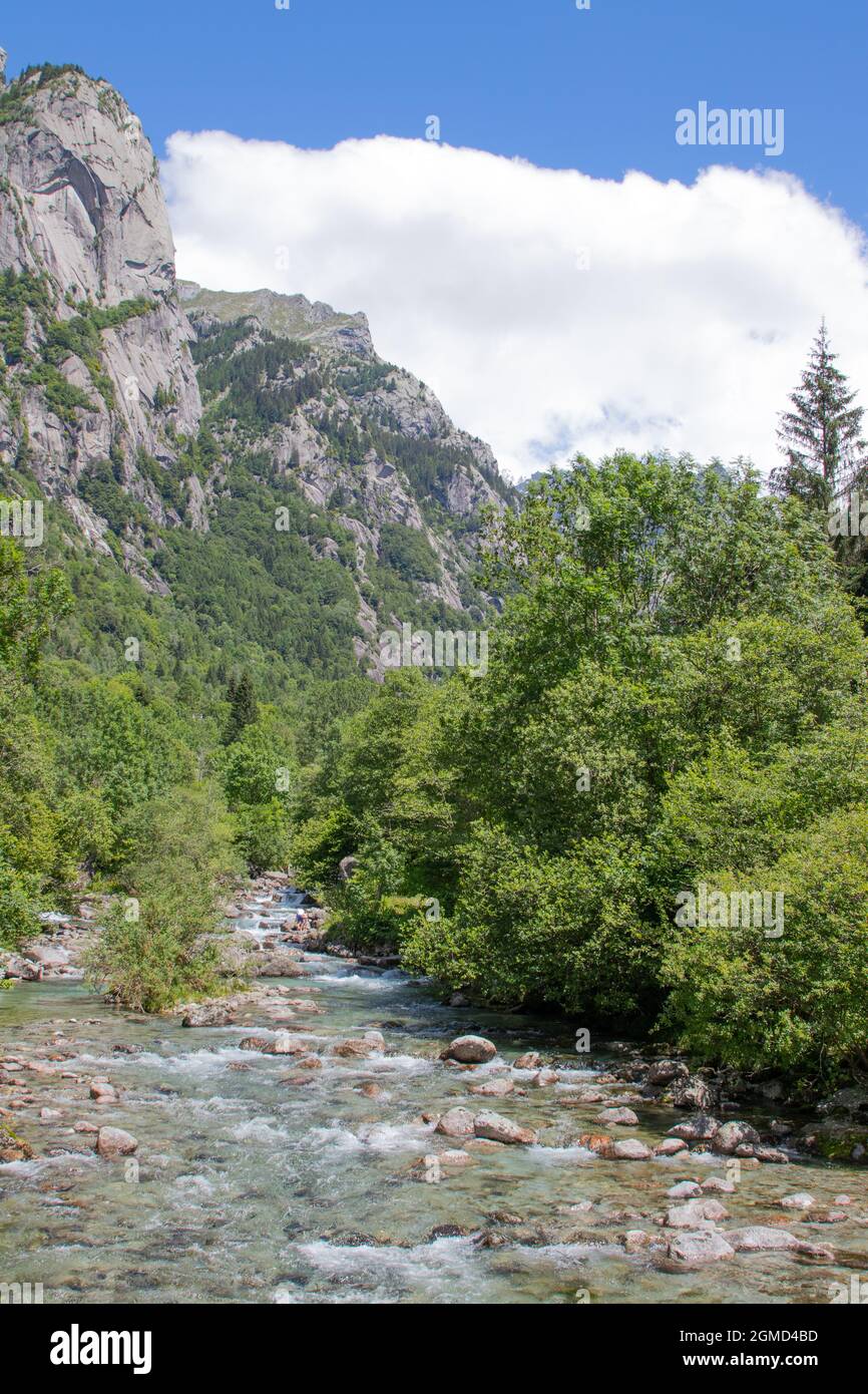 Val di Mello, sondrio, italia Stock Photo - Alamy
