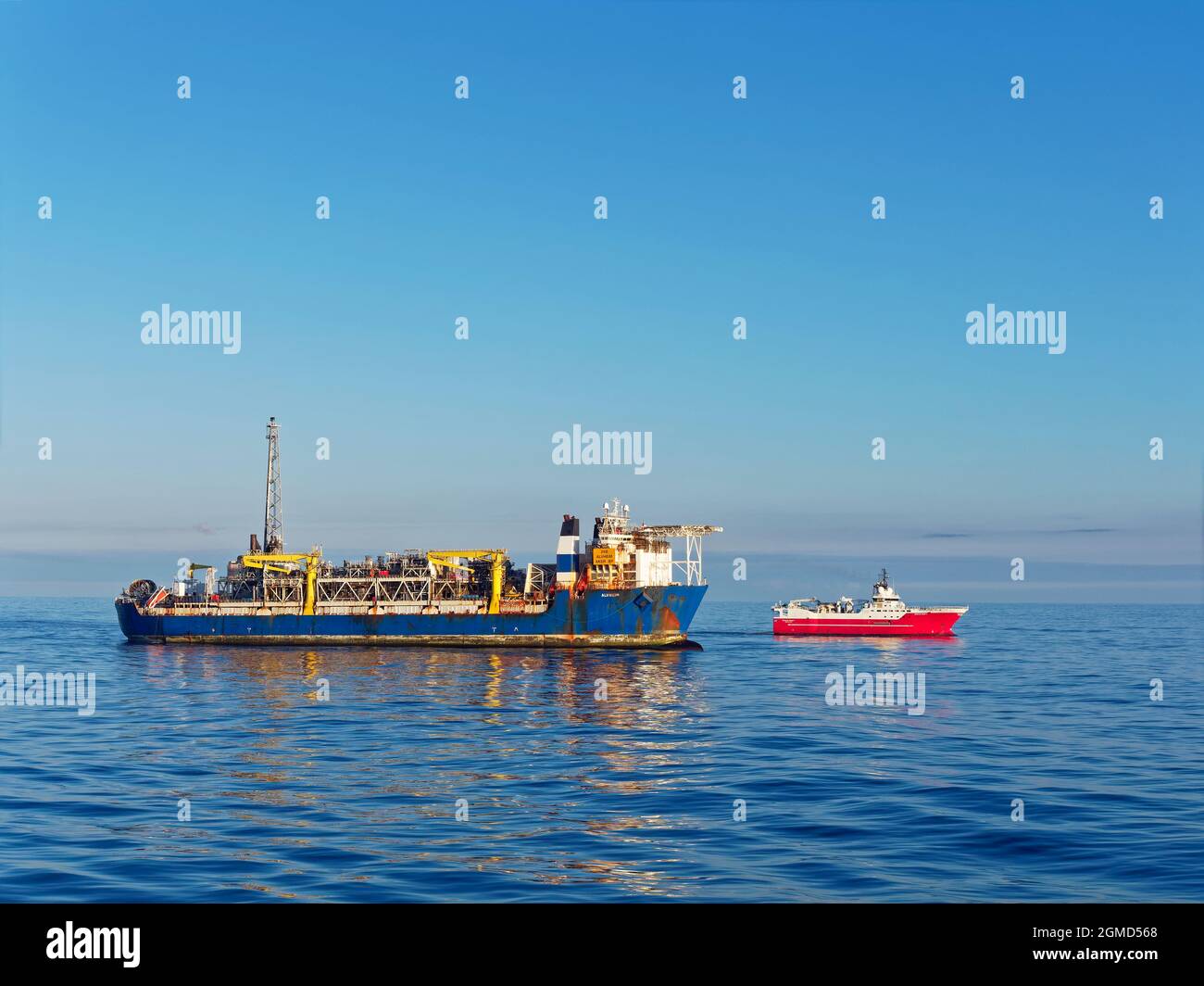 The Sanco Swift Seismic Source Vessel passing by the Alvheim FPSO on ...