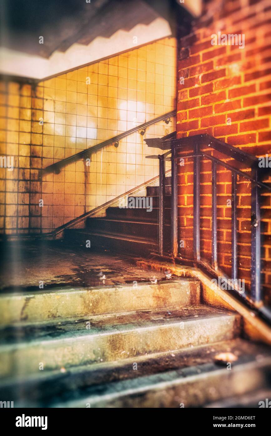 Empty stairwell looking up Stock Photo - Alamy