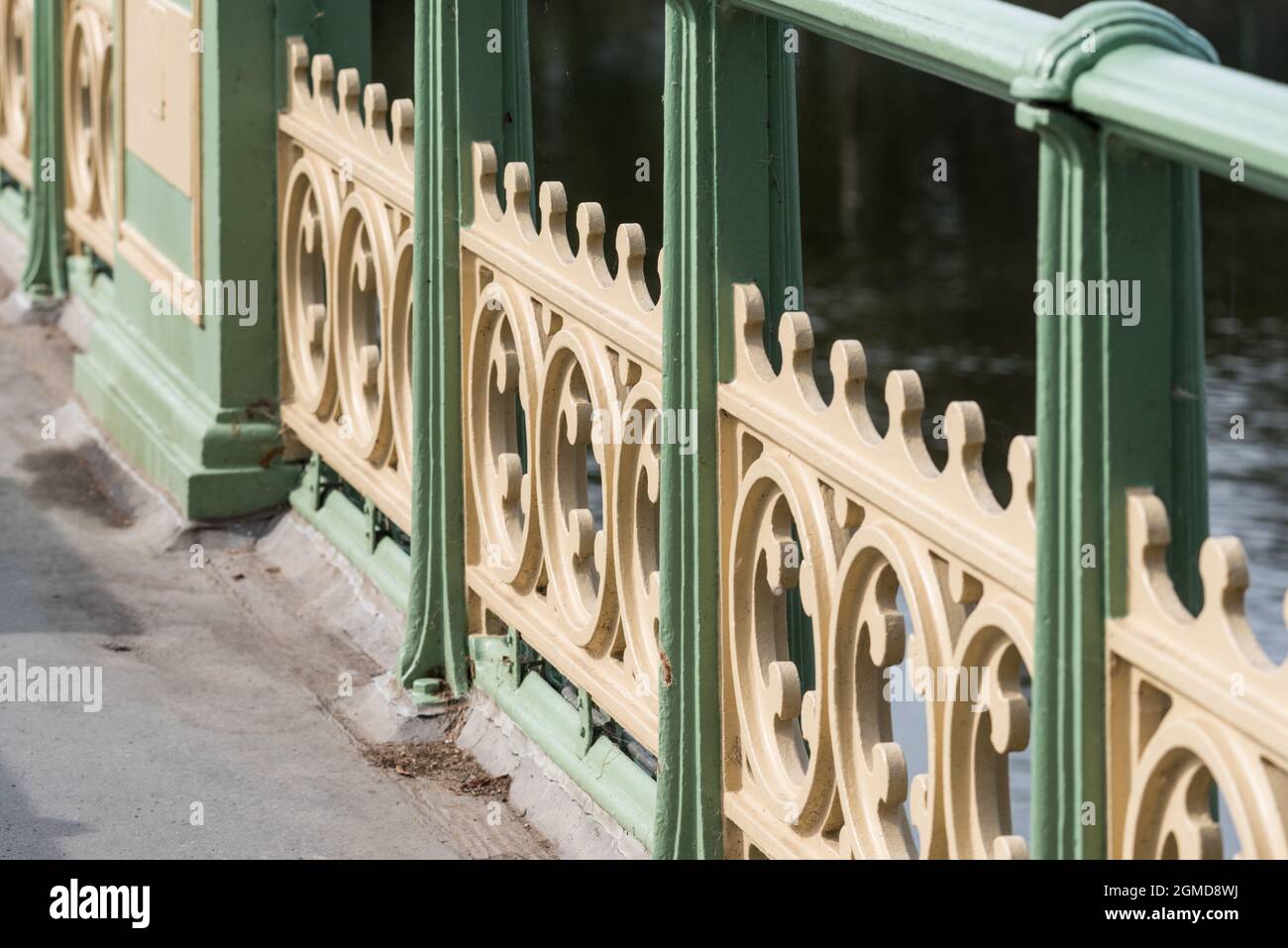 Metalwork on the side of the Richmond Lock footpath Stock Photo - Alamy