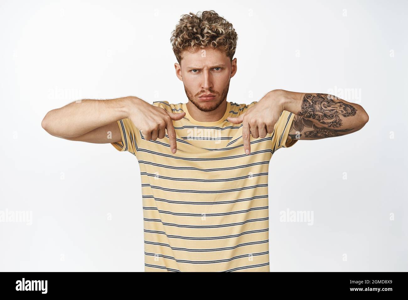 Man complaining store hi-res stock photography and images - Alamy