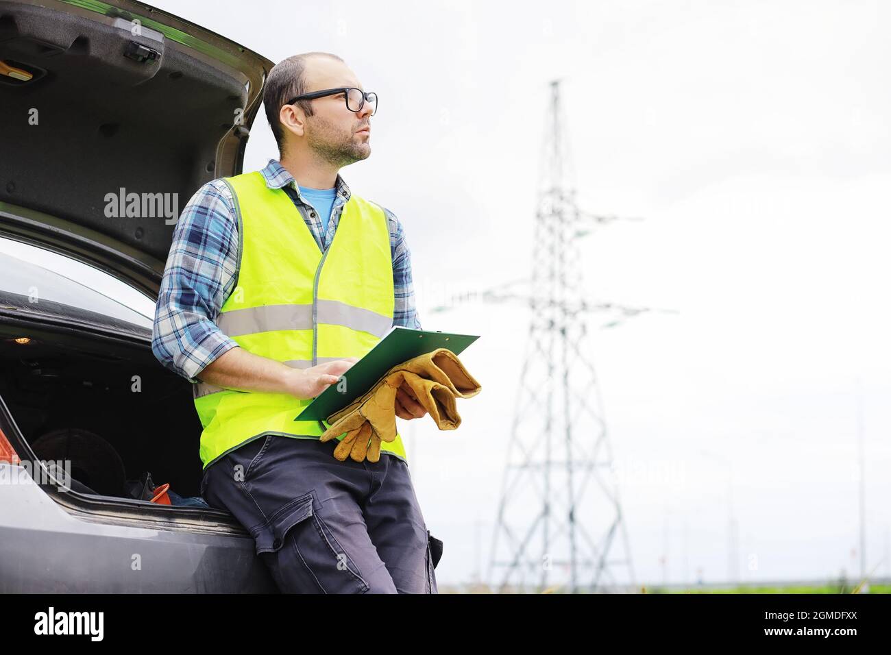 Utility industrial field engineer hi-res stock photography and images ...