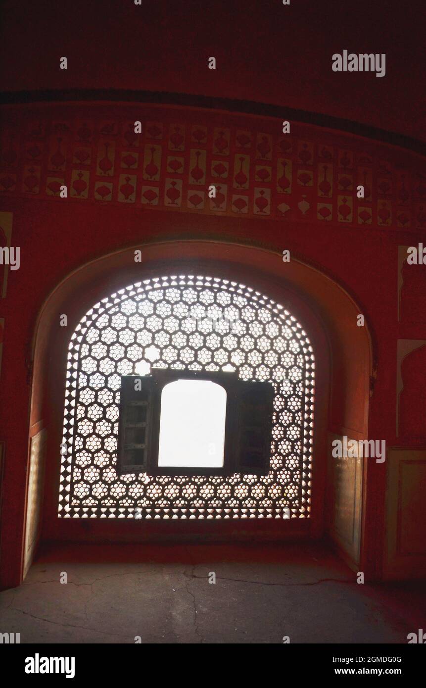 window design at amer fort rajasthan india Stock Photo - Alamy