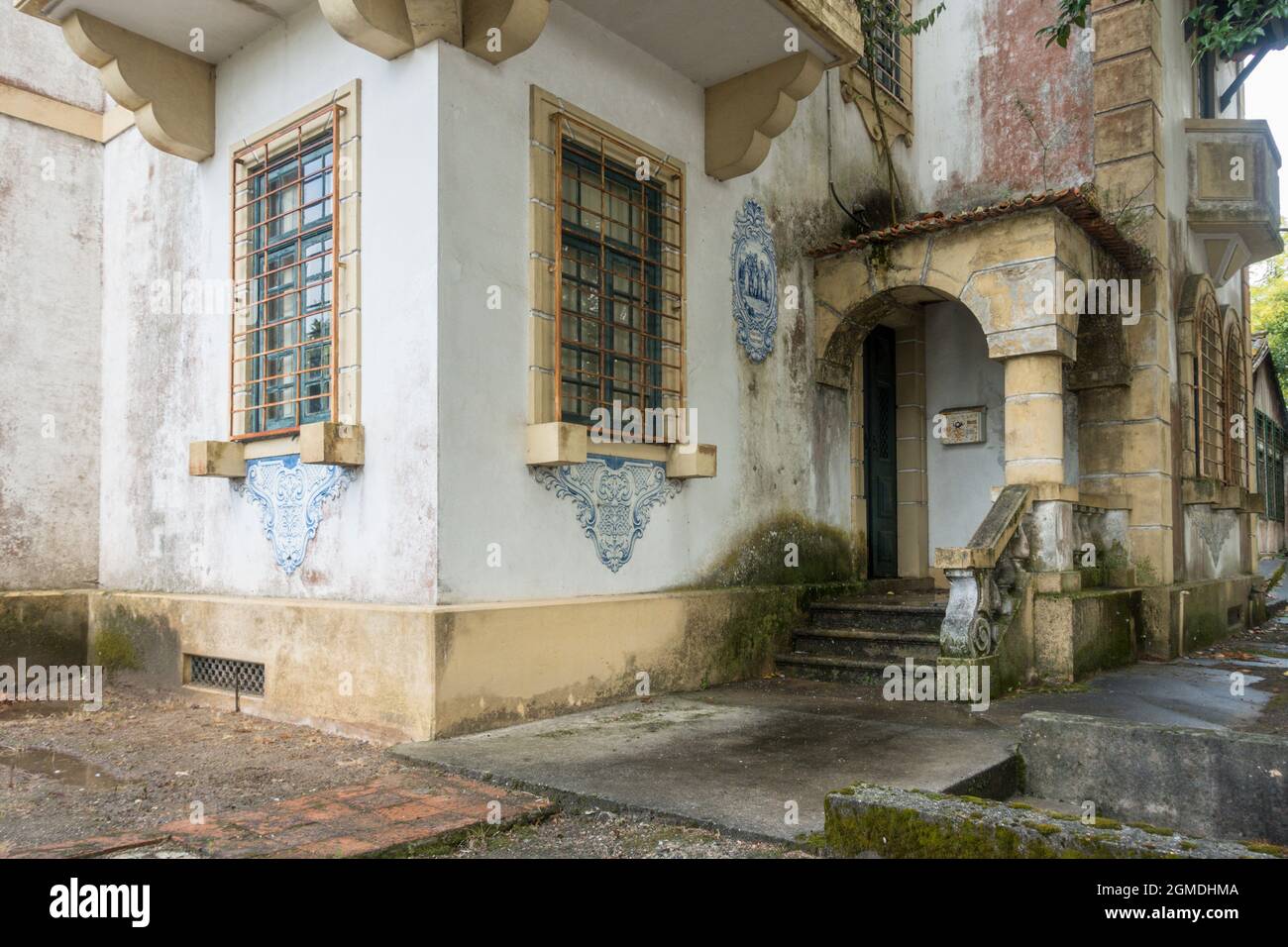 Abandoned dilapidated hi-res stock photography and images - Alamy